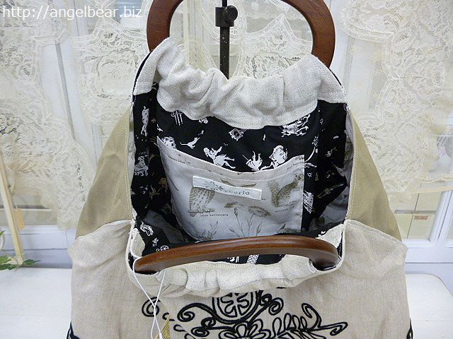 ヴェルル】イーラーショシュ風刺繍 木取っ手バッグ:BK | Angel ヴェルル】イーラーショシュ風刺繍 木取っ手バッグ:BK | Angel